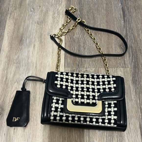 Diane Von Furstenberg | Bags | Dvf Diane Vons Furstenberg Shoulder Bag ...
